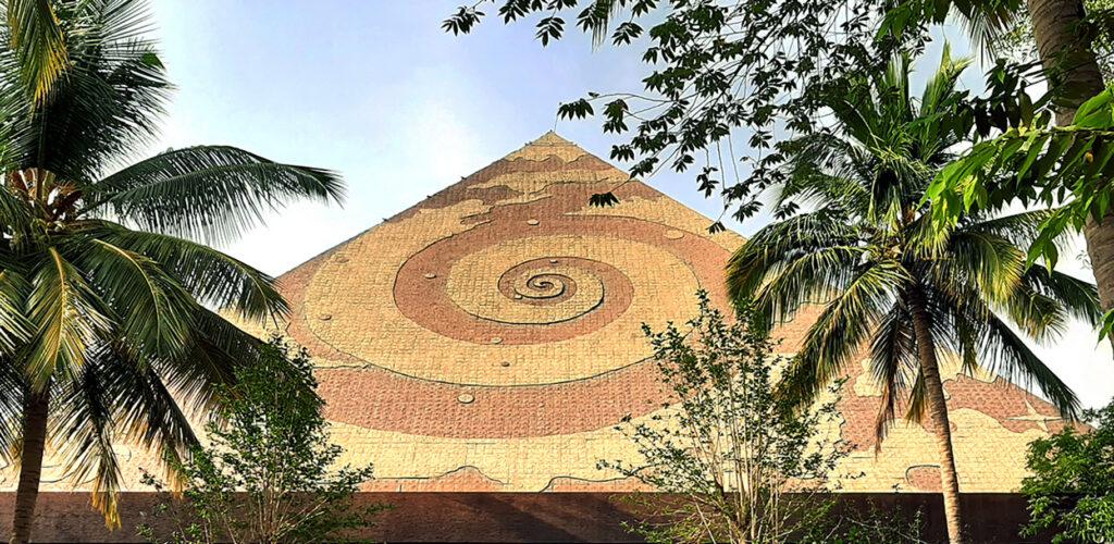 Pyramid Valley - Neelesh Chopda Architecture